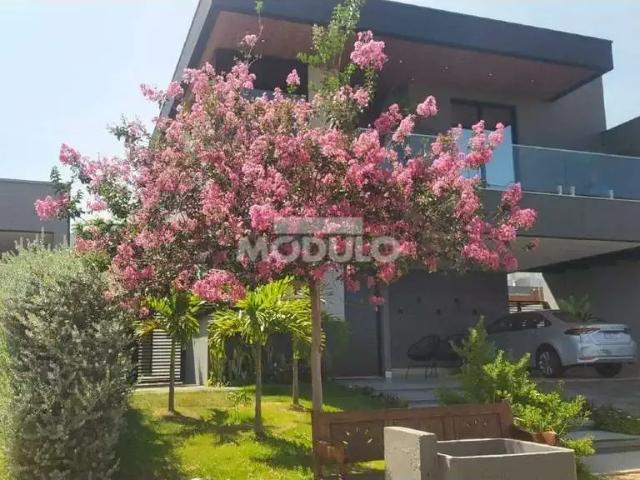Casa / Sobrado para Venda em Uberlândia/MG Granja Marileusa 6 Quartos