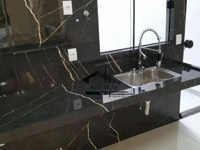 Casa / Sobrado para Venda em Uberlândia/MG Dona Zulmira 3 Quartos