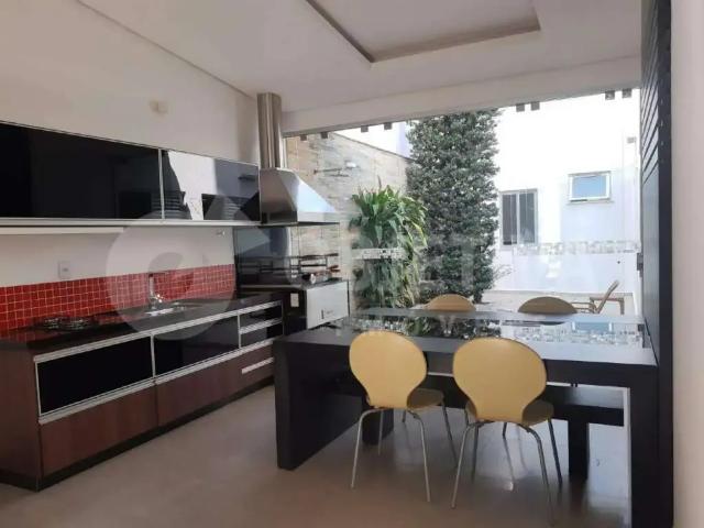 Casa / Sobrado para Venda em Uberlândia/MG Fundinho 3 Quartos