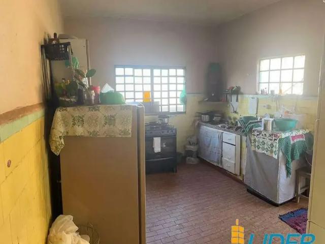 Casa / Sobrado para Venda em Uberlândia/MG Fundinho 4 Quartos