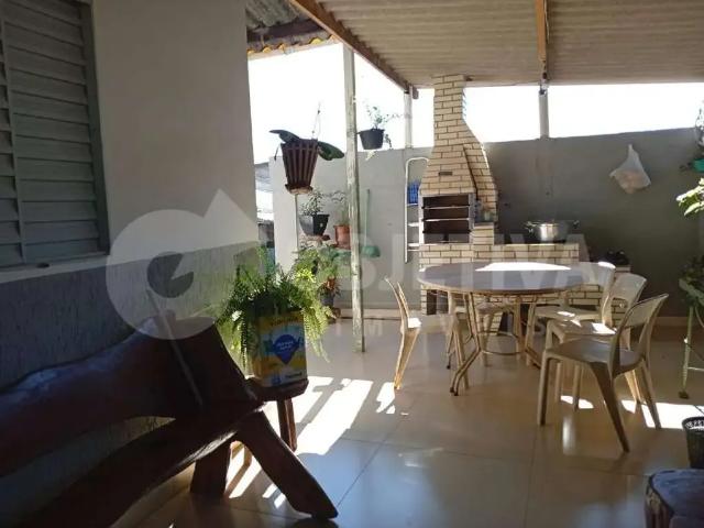 Casa / Sobrado para Venda em Uberlândia/MG Jaraguá 8 Quartos