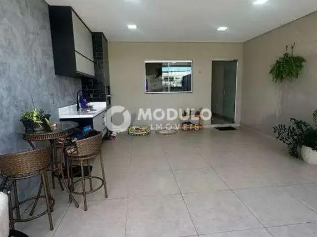 Casa / Sobrado para Venda em Uberlândia/MG Jardim América I 3 Quartos