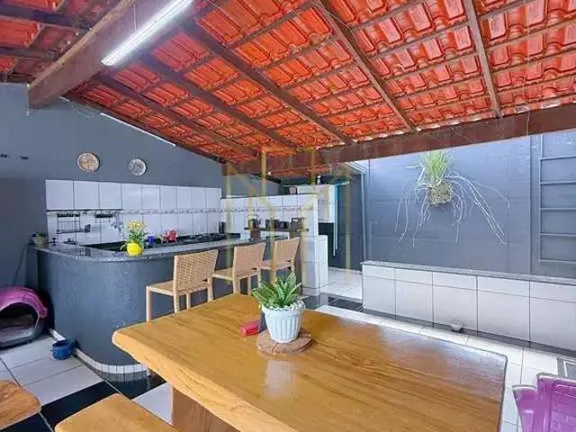 Casa / Sobrado para Venda em Uberlândia/MG Jardim América I 3 Quartos