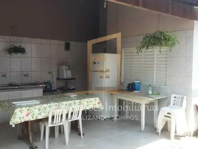 Casa / Sobrado para Venda em Uberlândia/MG Jardim América I 3 Quartos