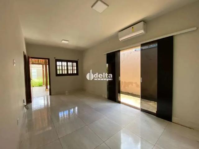 Casa / Sobrado para Venda em Uberlândia/MG Jardim Botânico 3 Quartos