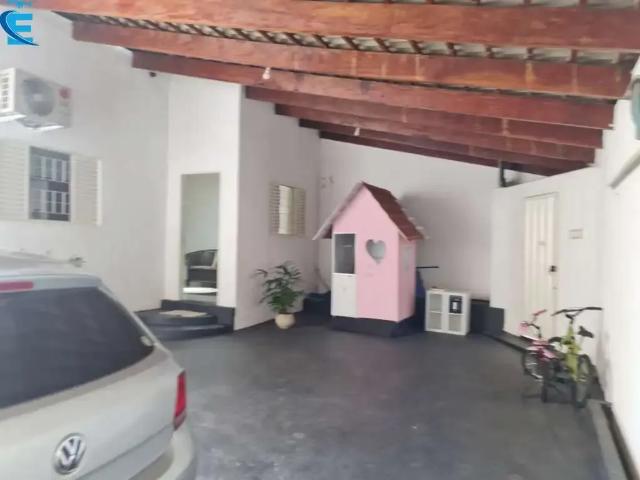 Casa / Sobrado para Venda em Uberlândia/MG Jardim Botânico 3 Quartos