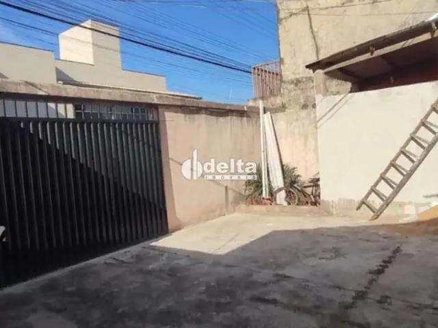 Casa / Sobrado para Venda em Uberlândia/MG Jardim Canaã 3 Quartos