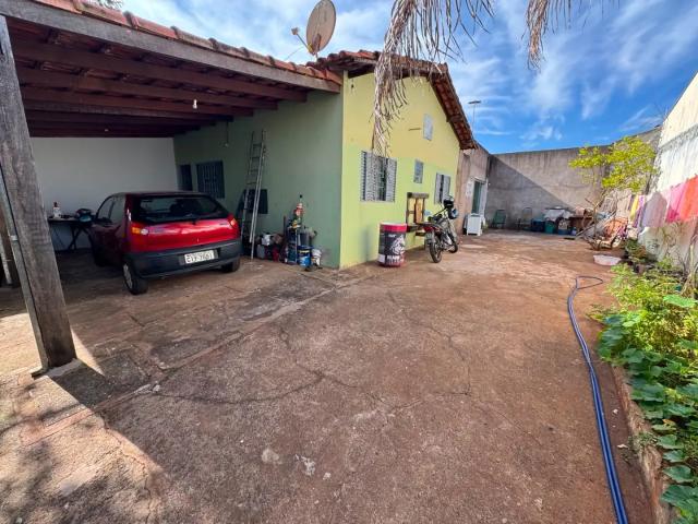 Casa / Sobrado para Venda em Uberlândia/MG Jardim Canaã 3 Quartos
