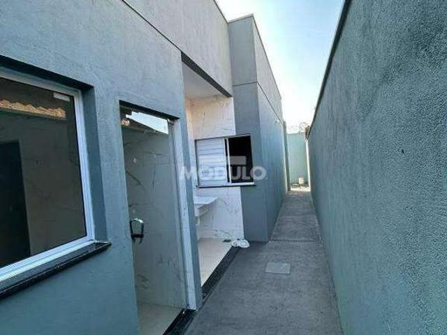 Casa / Sobrado para Venda em Uberlândia/MG Jardim Canaã 2 Quartos