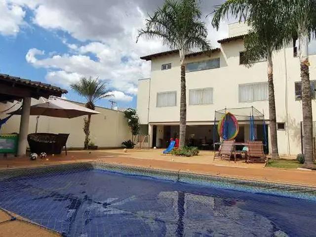 Casa / Sobrado para Venda em Uberlândia/MG Jardim Colina 4 Quartos