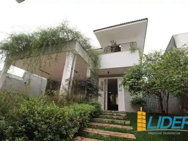Casa / Sobrado para Venda em Uberlândia/MG Jardim Colina 4 Quartos