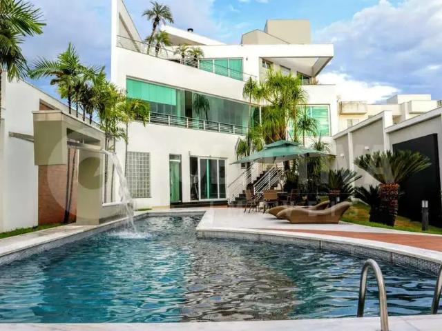 Casa / Sobrado para Venda em Uberlândia/MG Jardim Colina 6 Quartos