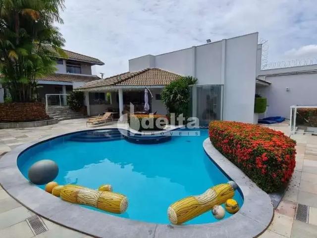 Casa / Sobrado para Venda em Uberlândia/MG Jardim Colina 5 Quartos