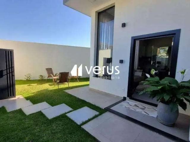 Casa / Sobrado para Venda em Uberlândia/MG Jardim Colina 3 Quartos