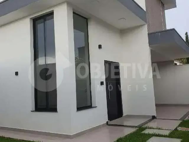 Casa / Sobrado para Venda em Uberlândia/MG Jardim Colina 3 Quartos