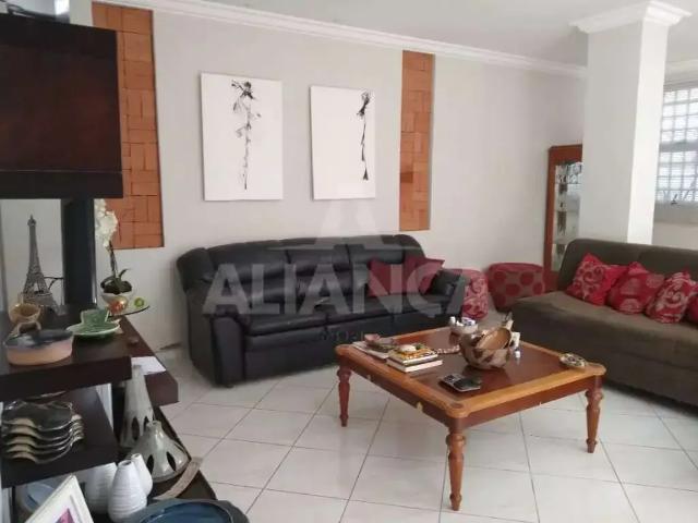 Casa / Sobrado para Venda em Uberlândia/MG Jardim das Acácias 4 Quartos