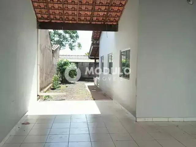 Casa / Sobrado para Venda em Uberlândia/MG Jardim das Palmeiras 3 Quartos