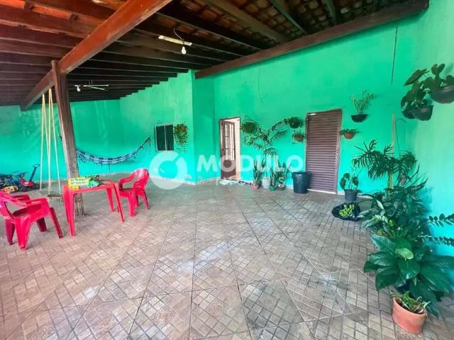 Casa / Sobrado para Venda em Uberlândia/MG Jardim das Palmeiras 3 Quartos