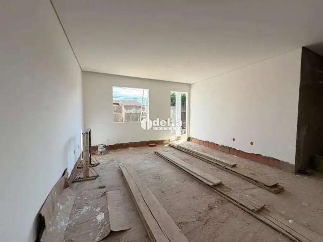 Casa / Sobrado para Venda em Uberlândia/MG Jardim das Palmeiras 3 Quartos