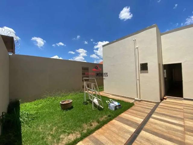 Casa / Sobrado para Venda em Uberlândia/MG Jardim das Palmeiras 3 Quartos