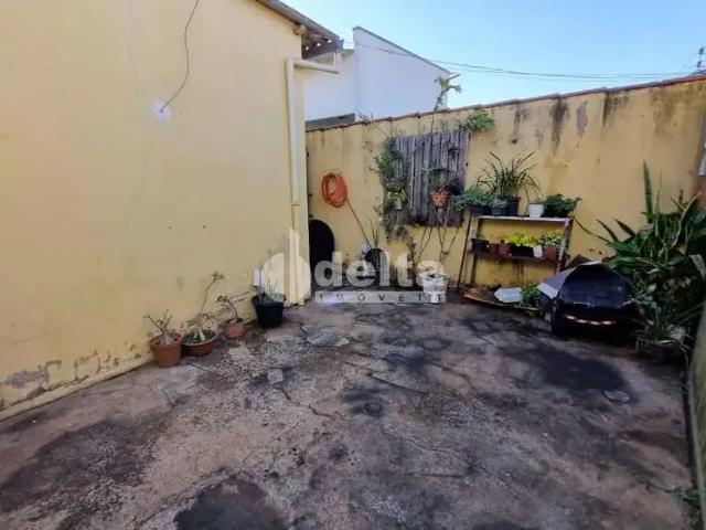 Casa / Sobrado para Venda em Uberlândia/MG Jardim dos Gravatás 3 Quartos