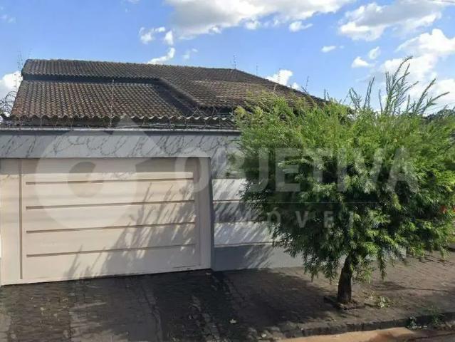 Casa / Sobrado para Venda em Uberlândia/MG Jardim Europa 4 Quartos