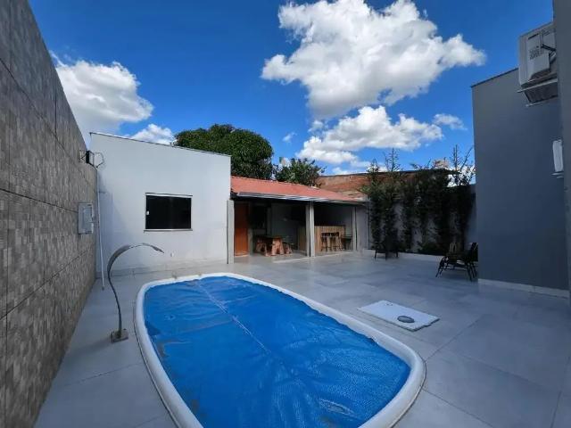 Casa / Sobrado para Venda em Uberlândia/MG Jardim Europa 4 Quartos