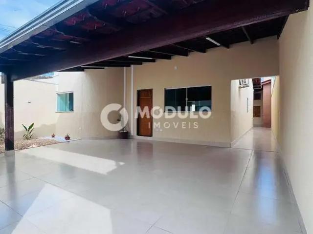 Casa / Sobrado para Venda em Uberlândia/MG Jardim Europa 4 Quartos