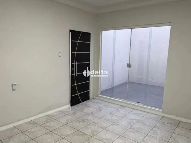 Casa / Sobrado para Venda em Uberlândia/MG Jardim Europa 5 Quartos