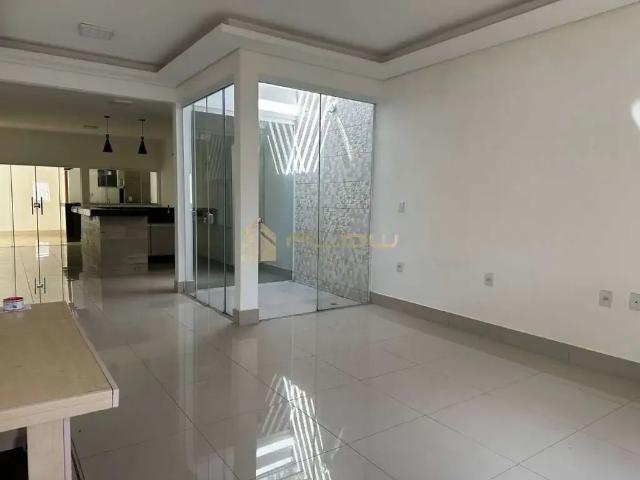 Casa / Sobrado para Venda em Uberlândia/MG Jardim Europa 3 Quartos
