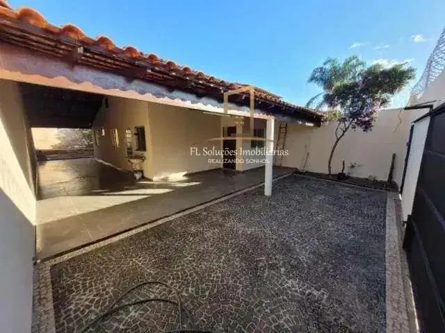 Casa / Sobrado para Venda em Uberlândia/MG Jardim Europa 3 Quartos