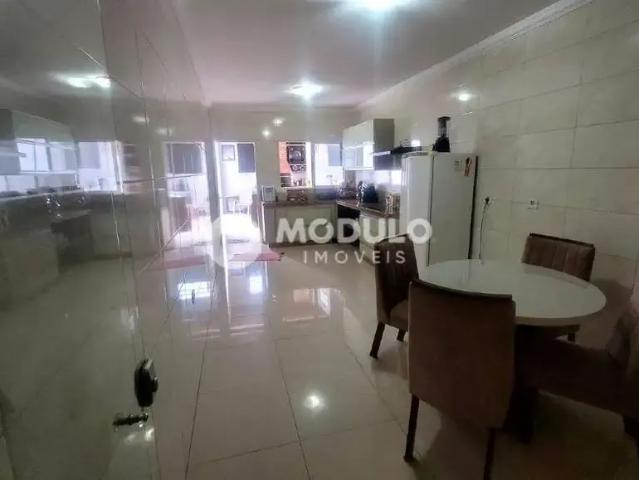 Casa / Sobrado para Venda em Uberlândia/MG Jardim Europa 3 Quartos