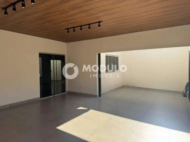 Casa / Sobrado para Venda em Uberlândia/MG Jardim Europa 3 Quartos