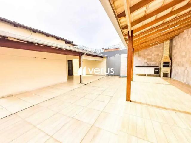 Casa / Sobrado para Venda em Uberlândia/MG Jardim Europa 3 Quartos