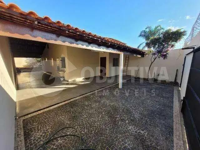 Casa / Sobrado para Venda em Uberlândia/MG Jardim Europa 3 Quartos