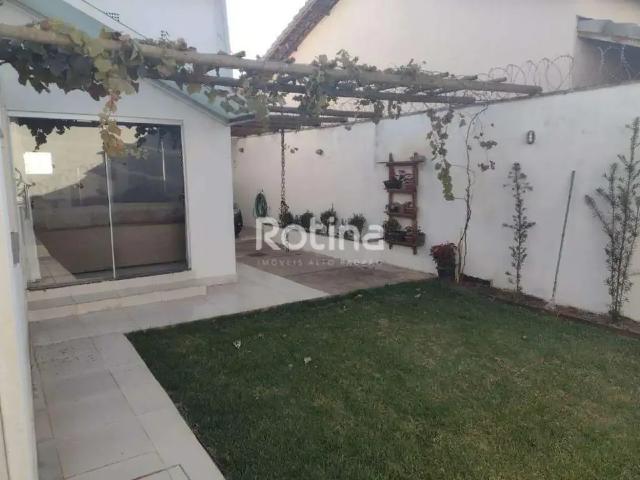 Casa / Sobrado para Venda em Uberlândia/MG Jardim Europa 3 Quartos