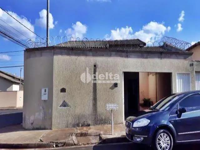 Casa / Sobrado para Venda em Uberlândia/MG Jardim Europa 3 Quartos
