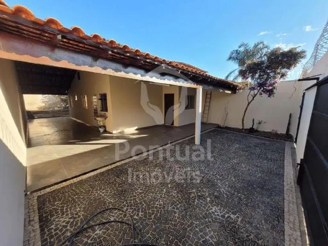 Casa / Sobrado para Venda em Uberlândia/MG Jardim Europa 3 Quartos