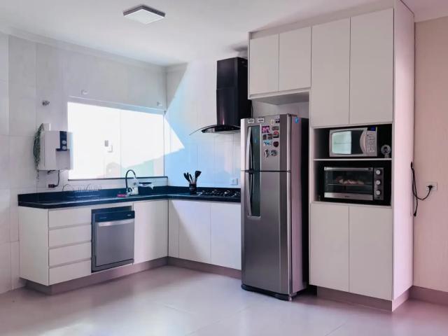 Casa / Sobrado para Venda em Uberlândia/MG Jardim Europa 3 Quartos