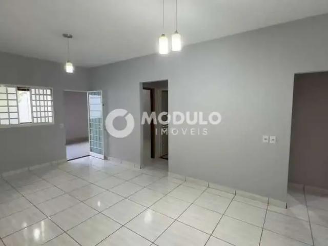 Casa / Sobrado para Venda em Uberlândia/MG Jardim Europa 3 Quartos