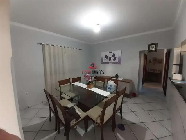 Casa / Sobrado para Venda em Uberlândia/MG Jardim Europa 3 Quartos