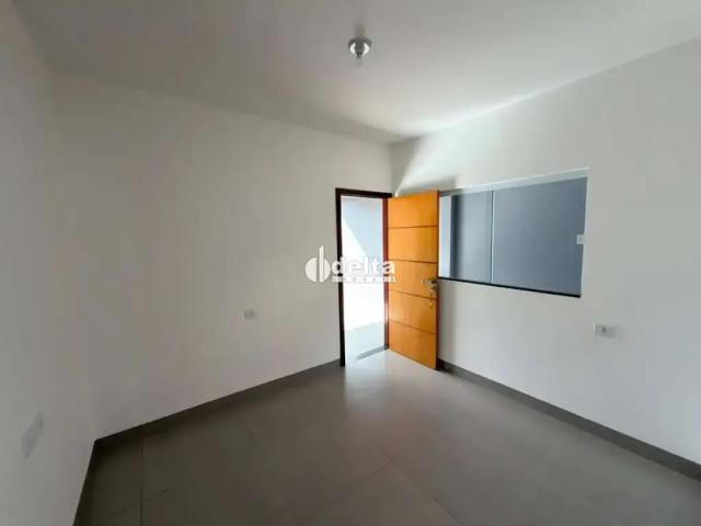 Casa / Sobrado para Venda em Uberlândia/MG Jardim Holanda 3 Quartos