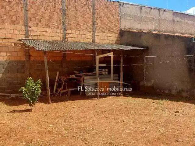Casa / Sobrado para Venda em Uberlândia/MG Jardim Holanda 3 Quartos