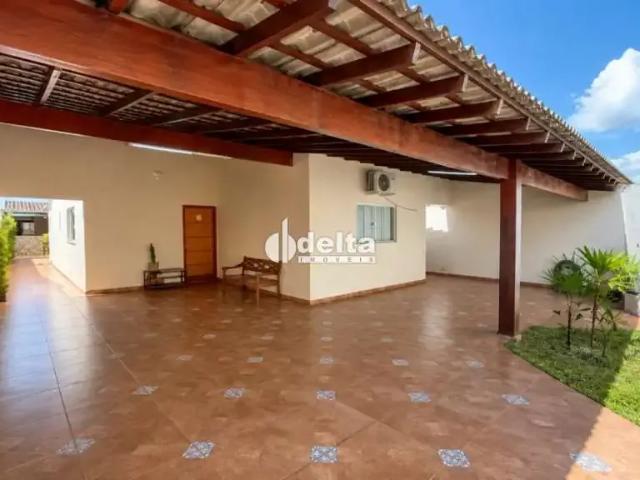 Casa / Sobrado para Venda em Uberlândia/MG Jardim Holanda 3 Quartos