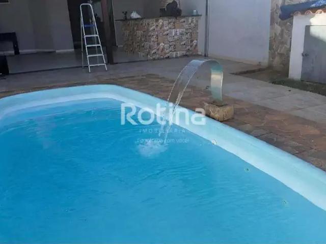 Casa / Sobrado para Venda em Uberlândia/MG Jardim Holanda 2 Quartos