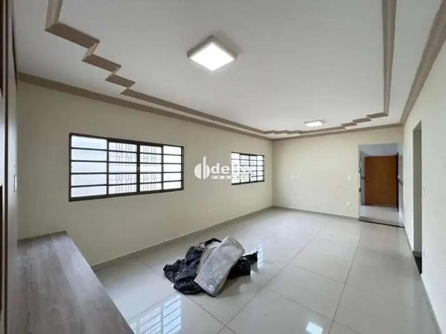 Casa / Sobrado para Venda em Uberlândia/MG Jardim Ipanema I 4 Quartos