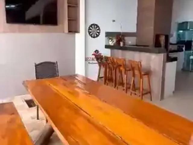 Casa / Sobrado para Venda em Uberlândia/MG Jardim Ipanema I 4 Quartos