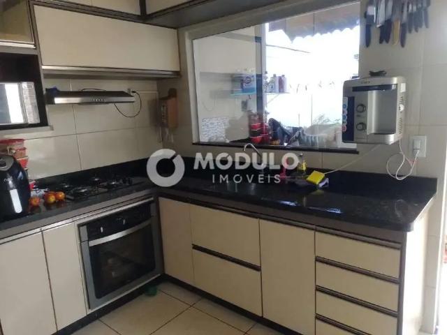 Casa / Sobrado para Venda em Uberlândia/MG Jardim Ipanema I 2 Quartos