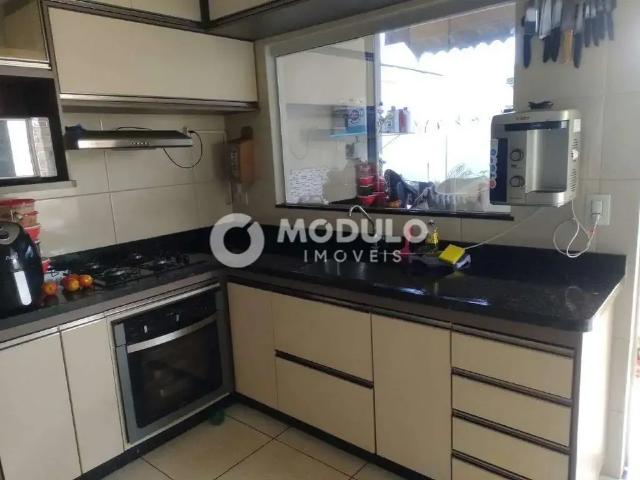 Casa / Sobrado para Venda em Uberlândia/MG Jardim Ipanema I 2 Quartos