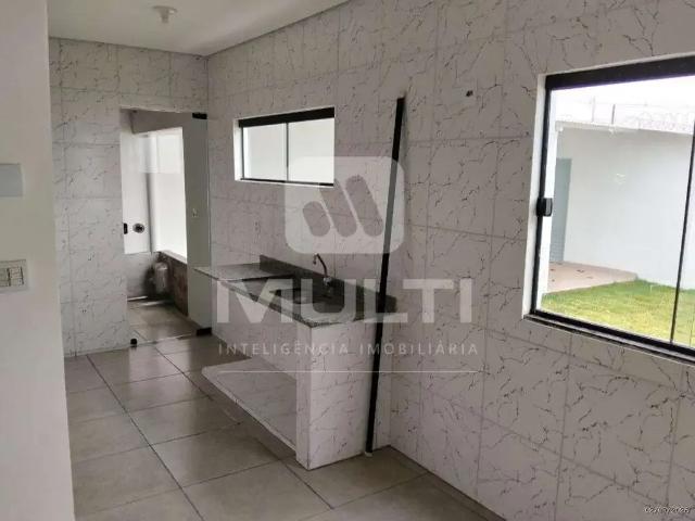 Casa / Sobrado para Venda em Uberlândia/MG Jardim Ipanema I 3 Quartos